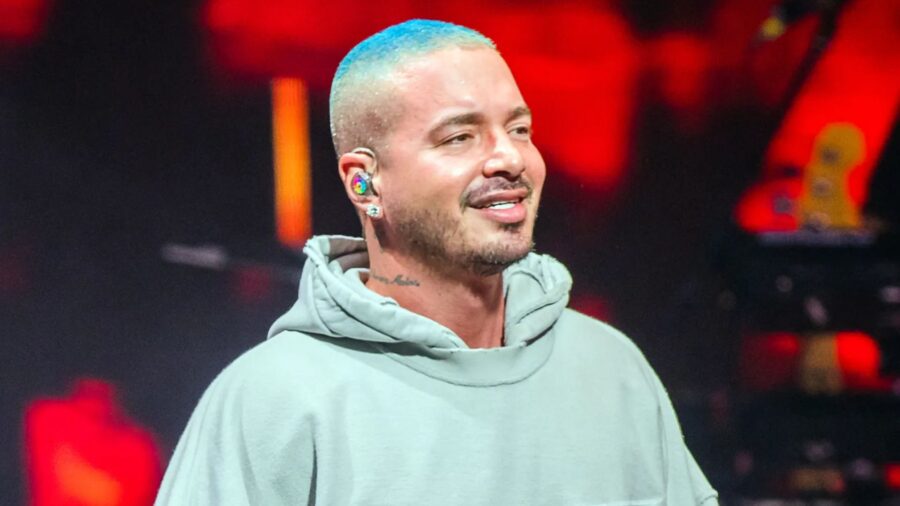 J Balvin participará en un juego de flag football previo al Super Bowl ...